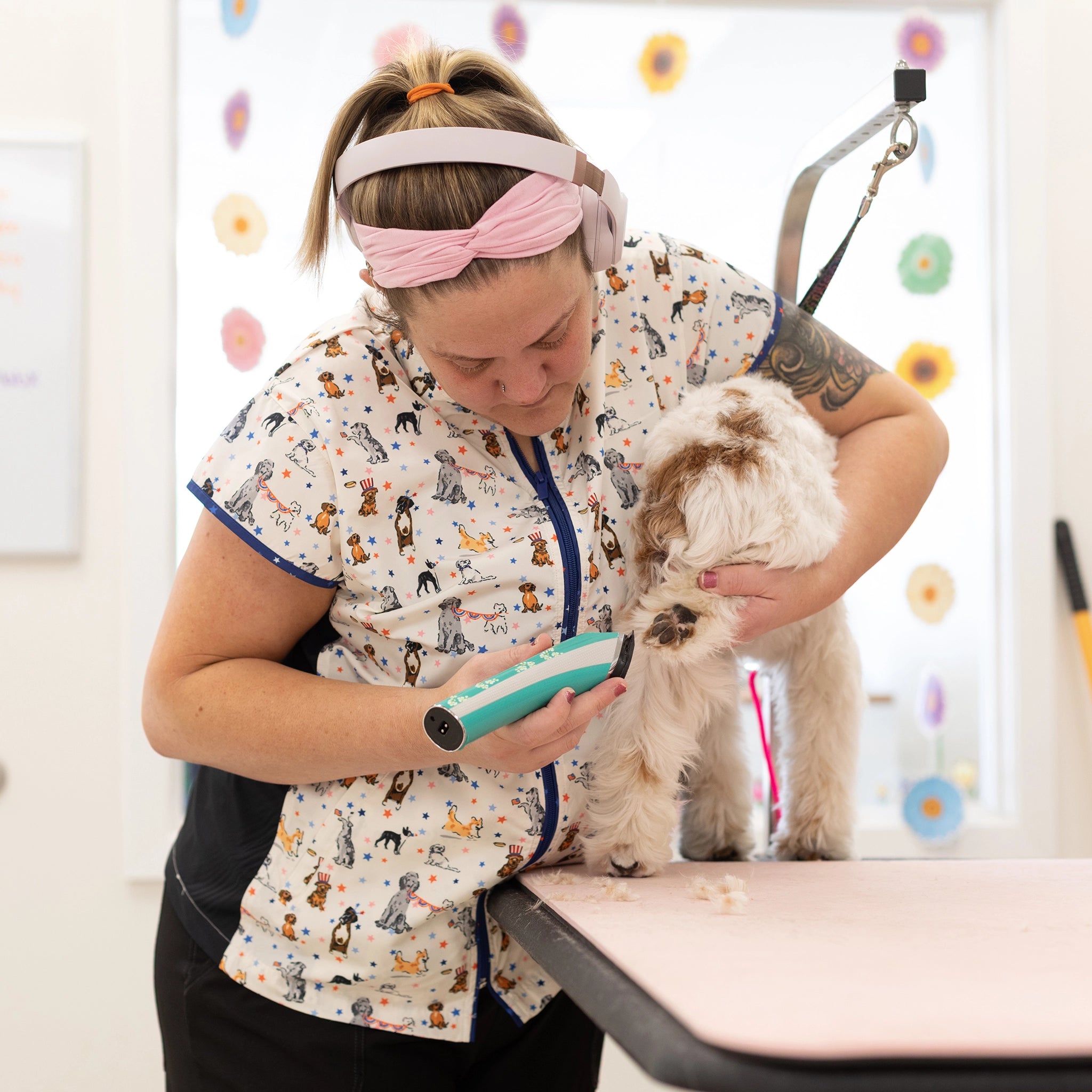 Quality, Stylish Pet Grooming Smocks – Retro Stylist Wear